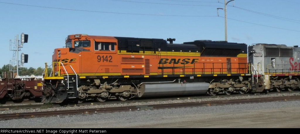 BNSF 9142